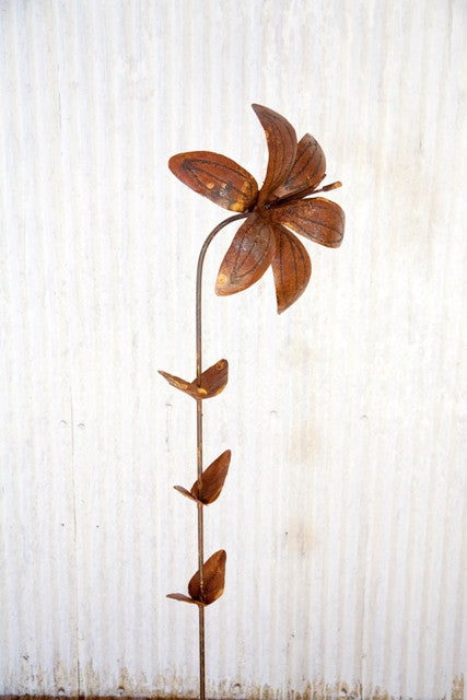 Iron Elegant Lilly Flower with Stake Connected – Garden Iron and More